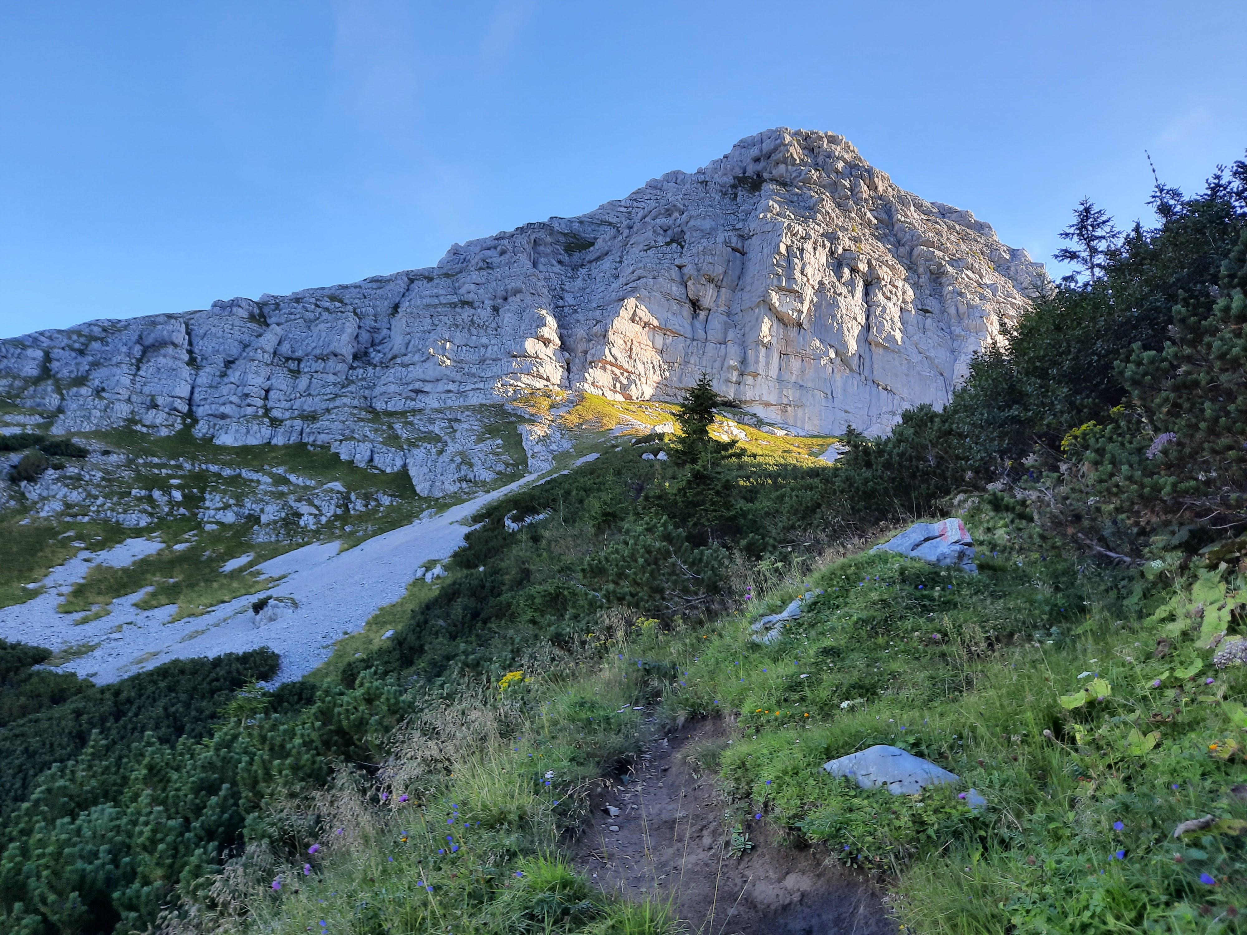Discover the step-by-step guide for your first hut-to-hut hike ...